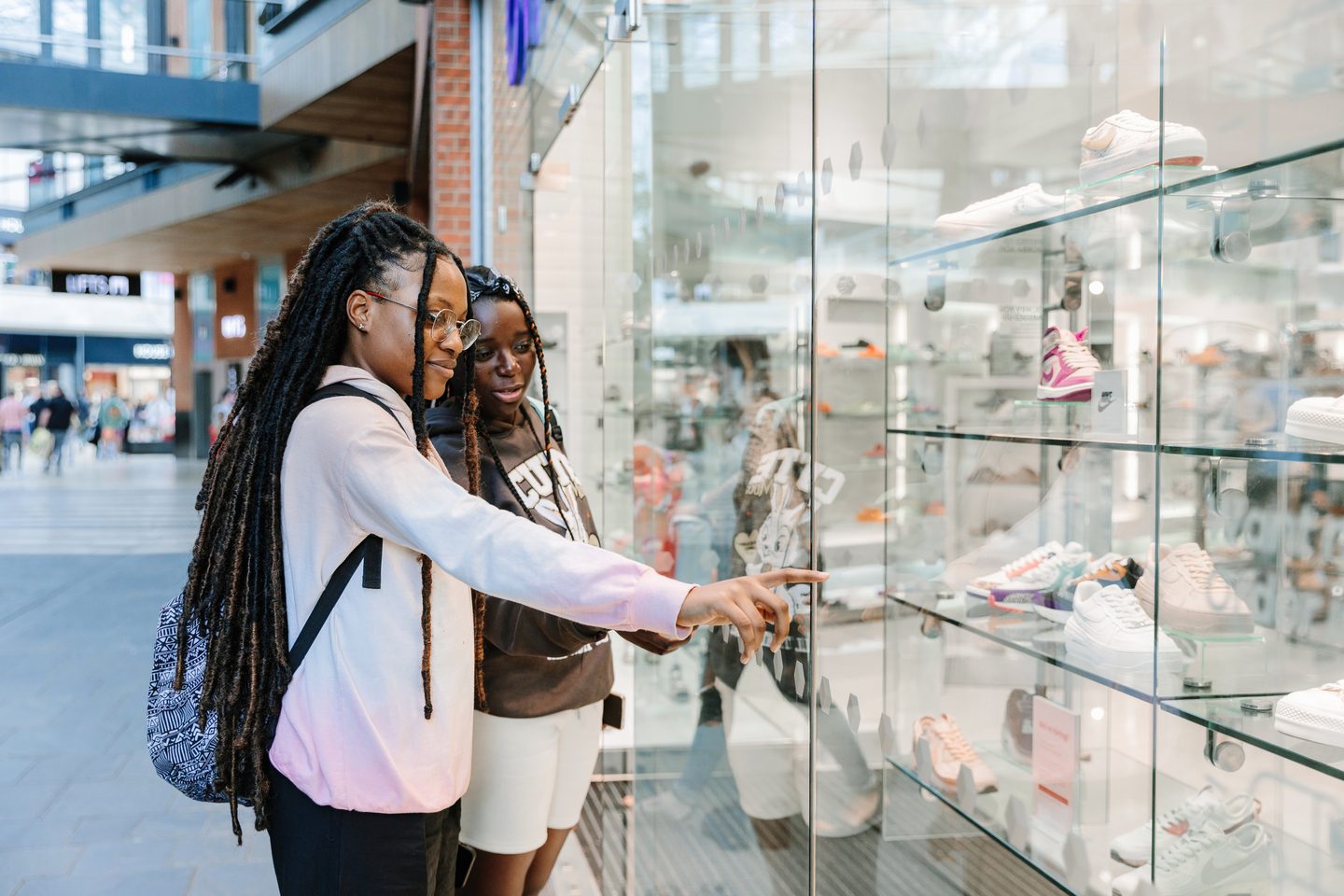 Fees and costs for studying in the UK | Kaplan International Pathways