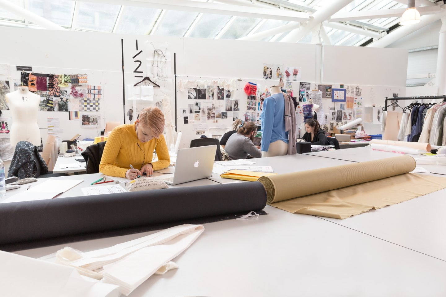 What are the best universities for Fashion Design? | Kaplan Pathways blog
