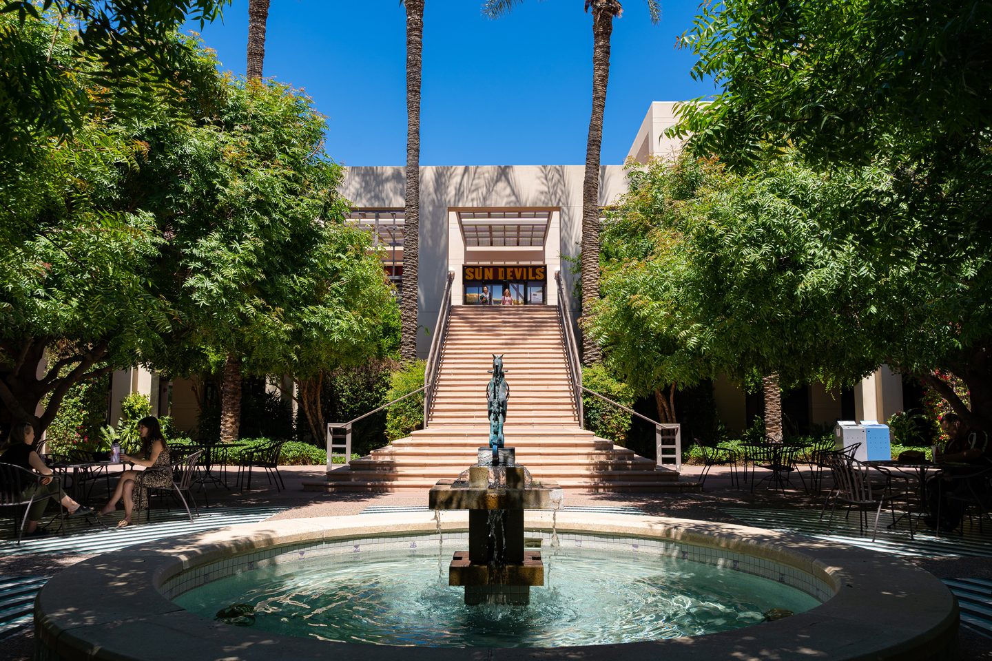Study abroad at university and shape your future | Kaplan Pathways